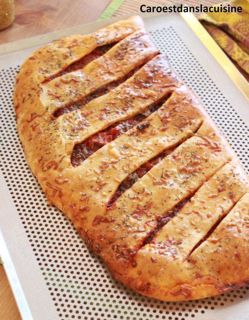 Fougasse rapide à la tomate, au jambon, comté et romarin | Caro est ...
